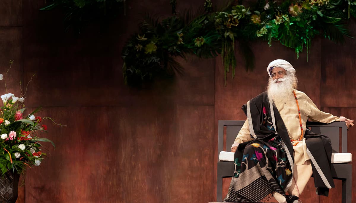 Sadhguru offers Inner Engineering Completion Online